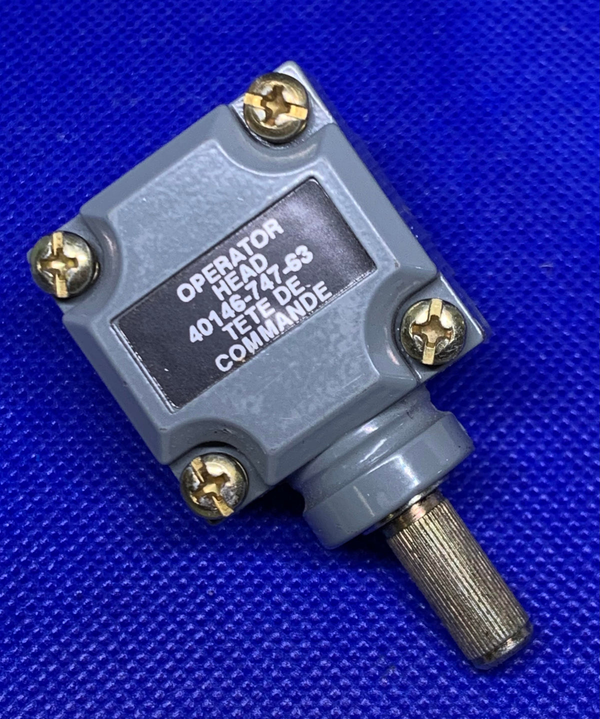 Used ALLEN BRADLEY 4014674763 OPERATOR HEAD SIDE ROTARY ACTUATOR LIMIT ...